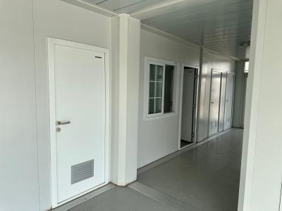 China Hotel 20FT/40FT Customized Low-Carbon Energy Saving Modular Steel Frame Flat Pack Container Homes with Insulation 2024 Design for sale