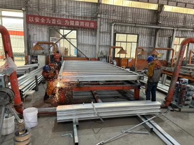 China Hotel 20FT/40FT Customized Low-Carbon Energy Saving Modular Steel Frame Flat Pack Container Homes with Insulation 2024 Design for sale