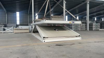 中国 アップグレード 迅速なビルド 20ft 30ft 40ft オーダーメイド モジュール型 防水ガラス ウールサンドイッチパネル 折りたたみコンテナハウス 1 販売のため