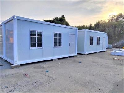 China Casa de contenedores desmontable fácil de instalar marco de acero de color personalizado 20 40 pies estable Modular prefabricado moderno para el campamento de trabajadores en venta