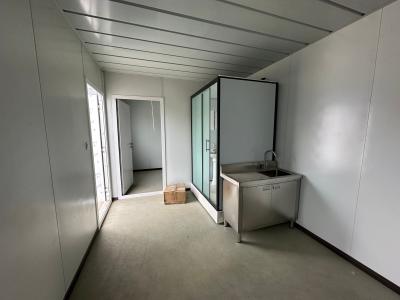 Cina Installazione veloce su misura Alta resistenza al vento Casa piatta con stile di design moderno 600X600X300 cm Dimensione singola pacchetto in vendita