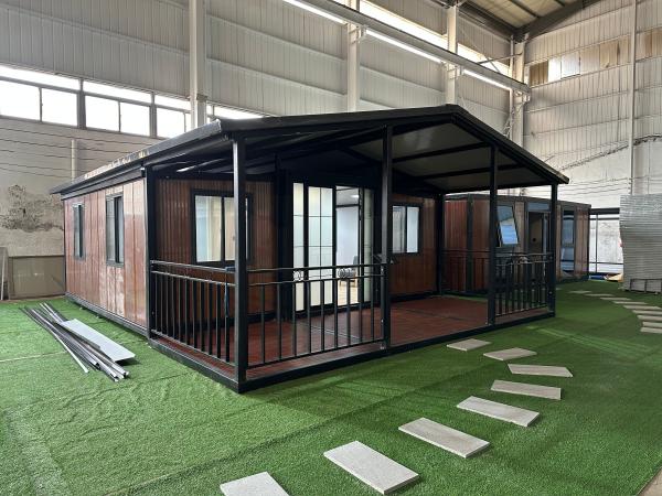 Quality Expandable Container House with Bathroom and Kitchen Luxurious 20ft 40ft Easy to for sale