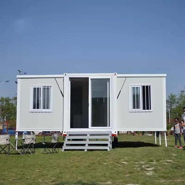 Quality 40FT or Customized Sandwich Panel Expandable Container House Warm Living Room for sale