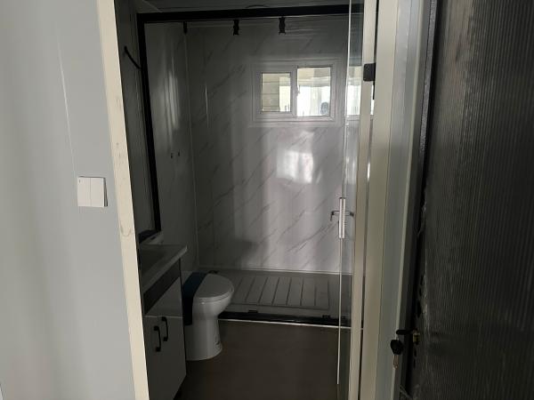 Quality 40FT or Customized Sandwich Panel Expandable Container House Warm Living Room for sale