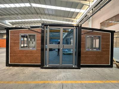China 20FT/40FT Customized Tiny Wood Grain Modern Steel Sandwich Panel Prefabricated Expandable Container House with Materials for sale