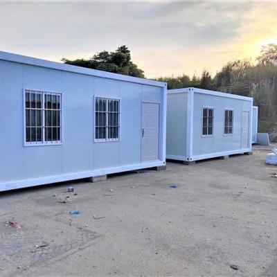 China Detachable Container House Latest Insulated Shipping Container for Camping with Optional Sizes and Sandwich Panel Door for sale