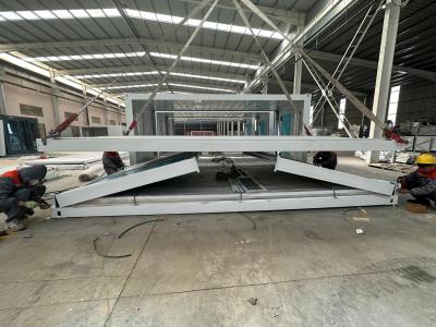 China 15-30 Years Service Life 20ft Fast Build Prefab House Modular Homes Stackable Foldable Container House with Steel Frame for sale