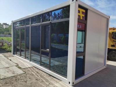 China Customized Color Luxe Wooden House Prefab Hotel 3 Rooms and 4 Bedrooms 20 ft House Kit Prefab Flat Pack Container House for sale