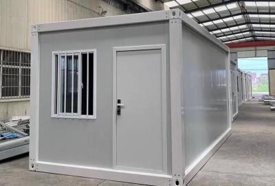 Cina Casa in container prefabbricata da 20 piedi con cucina e porta di sicurezza Bianco o colore personalizzato Disegno durevole in vendita