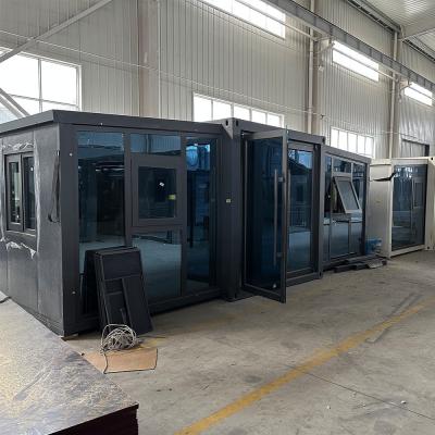 China 20ft 40ft Expandable Container House Luxury Living with Galvanized Sheet Glass Wool Wall Panel and Standard Thickness for sale