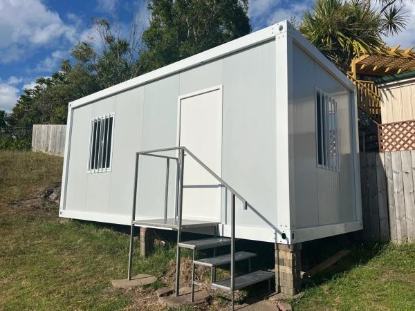 Quality Detachable Container House Supply Golden Four Container House Ready with Top for sale