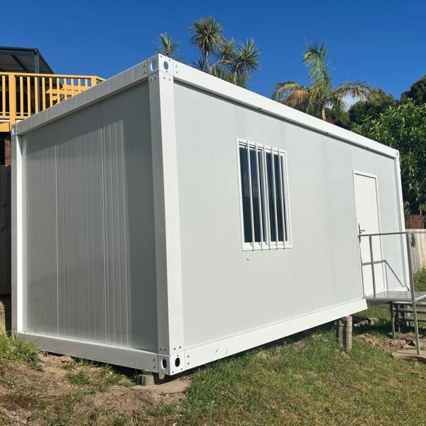 Quality Villas Ready Home Assembled Detachable Container House with Security Door and for sale