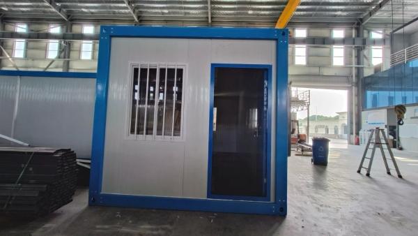 Quality Prefabricated Luxury Detachable Container House Customized 20FT/40FT Roof Top for sale
