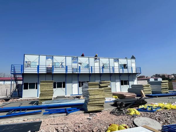 Quality Import 20FT/40FT Sandwich Panel Prefabricated House with Customized Design for sale