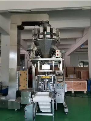 Cina La macchina imballatrice VFFS 4 del pesatore 10-70BPM inscatola il servo doppio in vendita