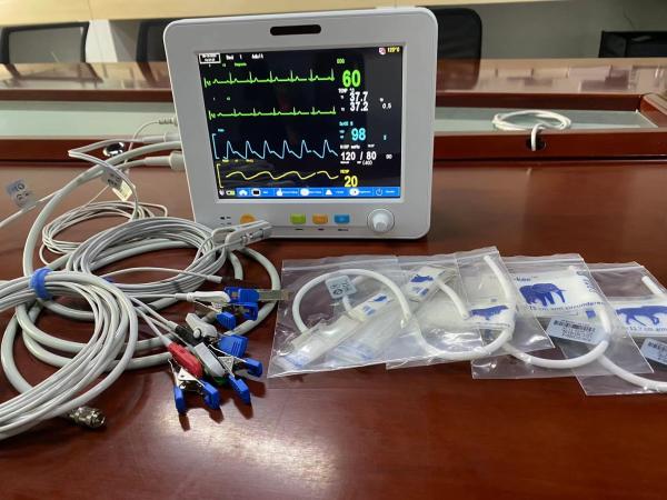 Portable Veterinary Vital Signs Monitor With EtCO2 ECG SPO2 NIBP And Temp Measurement