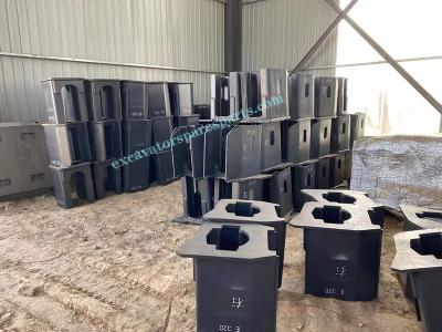 Cina Parti del telaio della forcella anteriore E320 PC200 PC360 E307 DH55 della ruota della guida dell'escavatore per l'escavatore in vendita