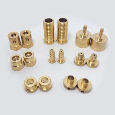 Cina 0,005 montaggi d'ottone del pezzo di ricambio centrale del macchinario della macchina del tornio dei prodotti di macchina per tornire di CNC di precisione in vendita