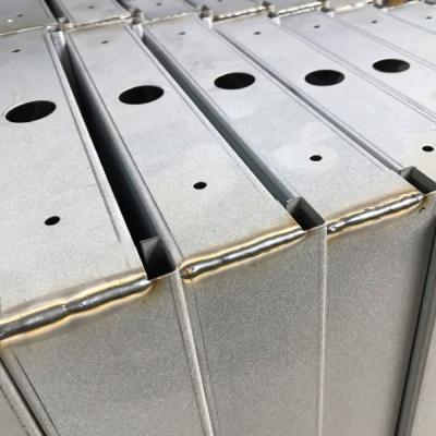 中国 Ra0.2薄板金の製作サービス ワイヤー引く磨かれた表面 販売のため