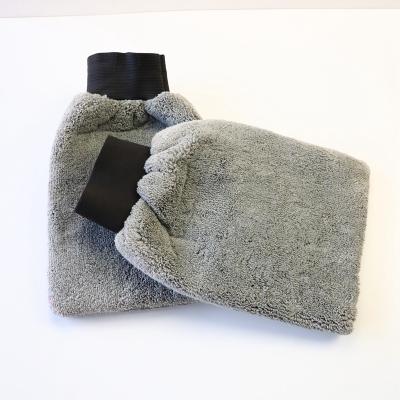 China High Absorbency Microfiber Car Cleaning Glove / Car Wash Hand Gloves 57 Gsm for sale