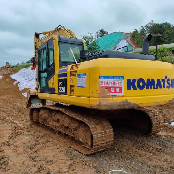 Quality Second Hand Pc200-8 Komatsu 20 Ton Crawler Excavator Used komatsu pc200 Excavator for sale