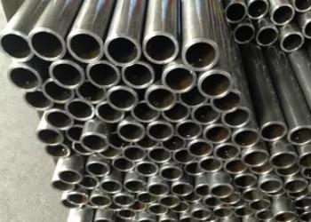 中国 GB/T8162 Standard Seamless Steel Pipe With Smooth Surface Size 10.3-219.1mm 販売のため