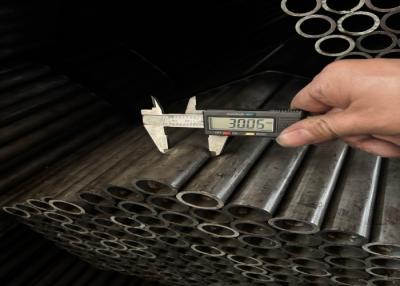 Cina Scambiatore di calore industriale Tubo in acciaio con precisione a freddo senza soluzione di continuità per un trasferimento di calore ottimale in vendita