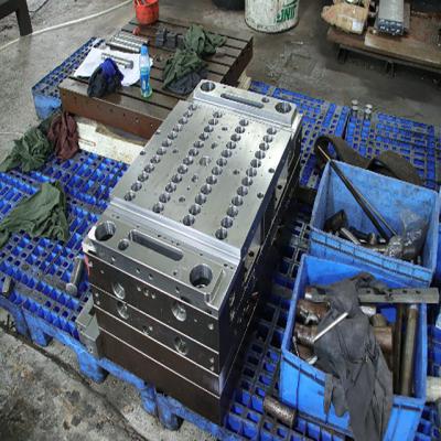 Cina Base di plastica su ordine dello stampaggio ad iniezione P20 1,2083 in vendita