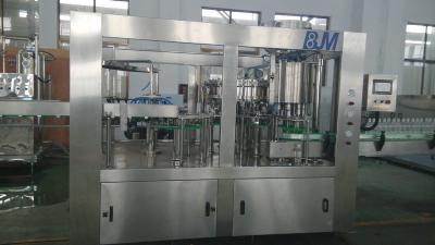 Cina Attrezzatura della bibita gassosa automatica della soda/macchina di riempimento isobariche 3000BPH in vendita