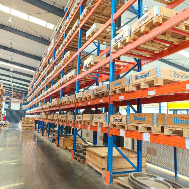 Custom pallet racking system in warehouse setting