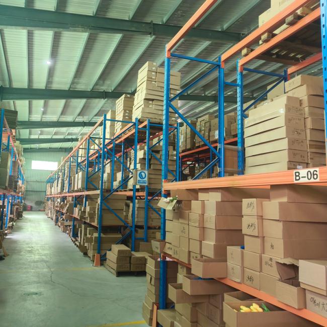 Technical diagram of warehouse pallet rack