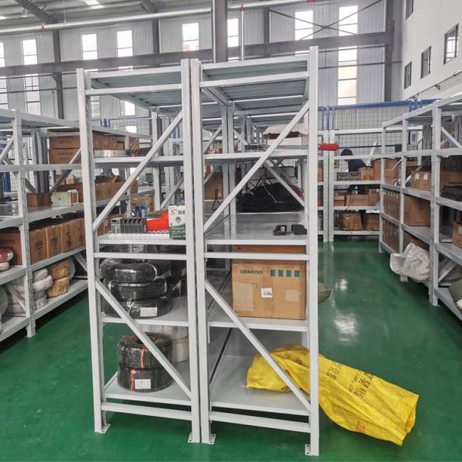 Detailed view of shelf connection