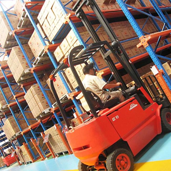 Customized Drive In Rack system in warehouse setting
