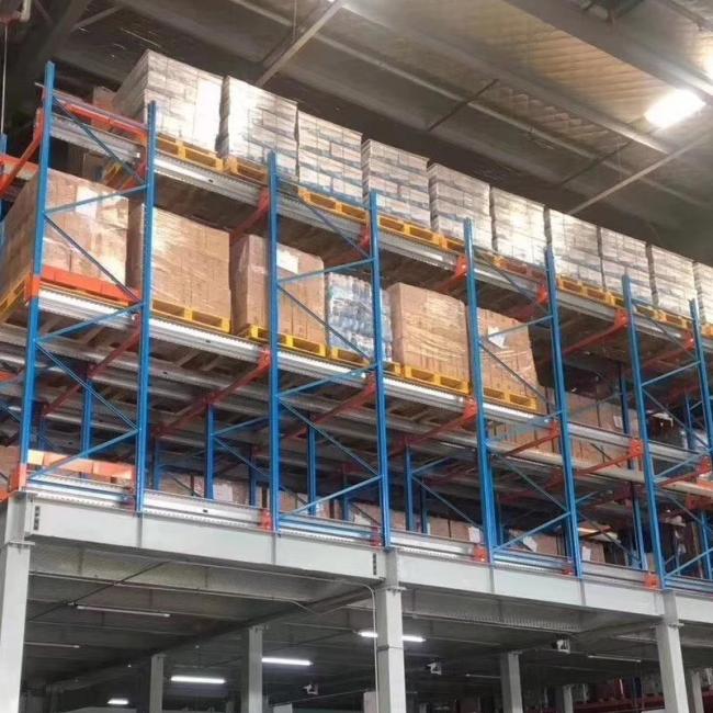 Radio Shuttle Rack system in warehouse setting