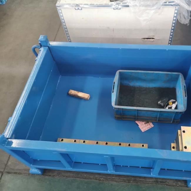 Side view of heavy-duty storage cage construction