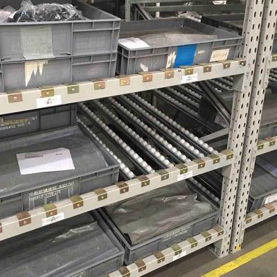 Cina argento d'accantonamento dei sistemi di flusso per gravità dello SGS dello scaffale di stoccaggio del rullo 4.5T in vendita