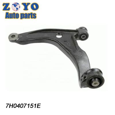 Cina OEM Standard 7H0407151E Braccio di controllo anteriore inferiore sinistro per VW T5 Transporter 2004-2009 in vendita