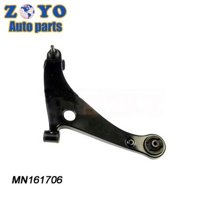 Cina OEM Standard SB-7982 Braccio di controllo anteriore inferiore per le parti di sospensione Mitsubishi Eclipse in vendita