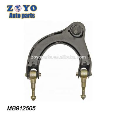 Cina Campione disponibile MB912505 MB912506 braccio di controllo inferiore per Mitsubishi Eclipse 1996-2004 in vendita
