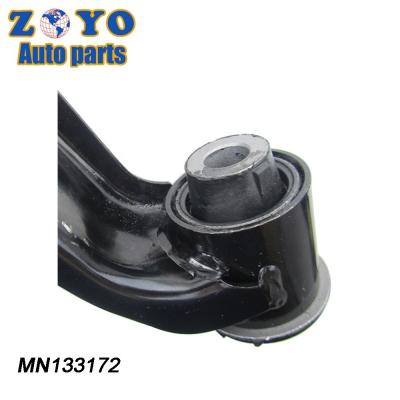 Cina V9 W braccio di controllo inferiore anteriore destro per Mitsubishi Montero EUR Precision Engineered in vendita