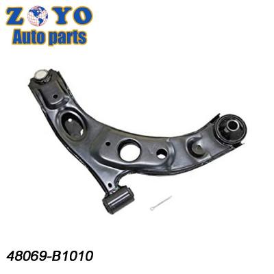 Cina DAIHATSU PASSO 2004-2009 Braccio di controllo anteriore inferiore sinistro con rivestimento e busco E in vendita