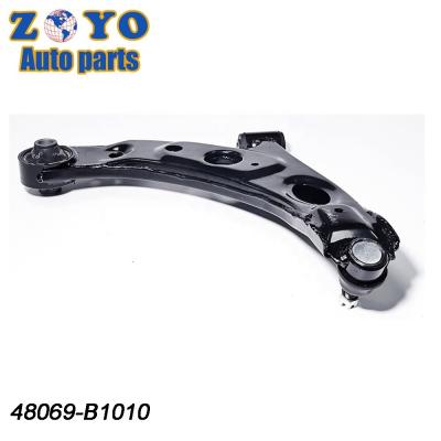 Cina DAIHATSU PASSO 2004-2009 Braccio di controllo anteriore inferiore sinistro con rivestimento e busco E in vendita