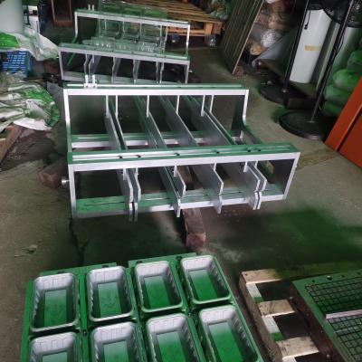 Cina Finitura di superficie liscia per vasi da fiori personalizzati in vendita