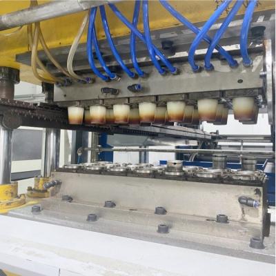 Китай ПЛК-управляемая одноразовая пластиковая чашка с вместимостью 7000 кг продается