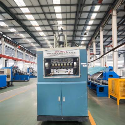 중국 커스터마이징 가능한 플라스틱 열형조각 기계 최대 형성 깊이 150mm 및 난방 전력 7.5KW 판매용