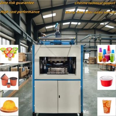 China Máquina de termoformado de vasos de plástico desechables totalmente automática en venta