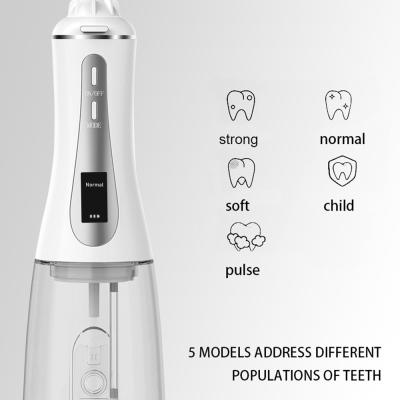 Cina 1800mAh Portable Cordless Dental Water Jet,LED Display Water Irrigator For Mouth in vendita