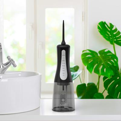 China Draagbare waterflosser IPX7 Waterdicht 1800mAh mondreiniging Te koop