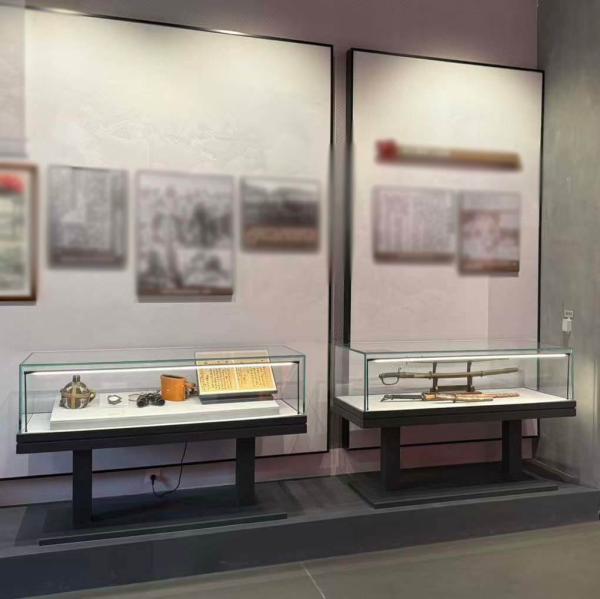 Quality T Museum Exhibit Display Cases High Durability Adjustable With LED Lighting for sale