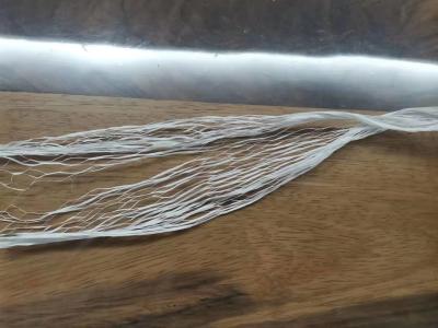 China Alto hilado fibrilado blanco del llenador del grado 20KD PP torcido para los cables en venta